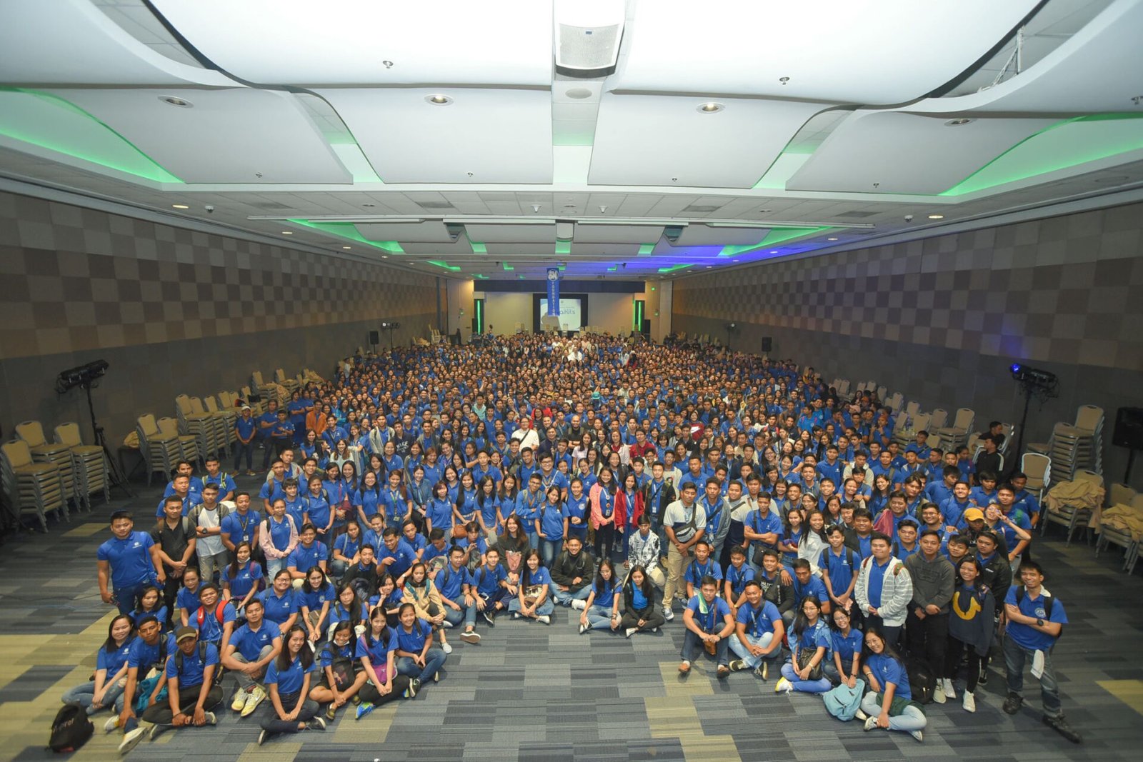 SM Foundation awards over 300 scholarship grants nationwide - Pampanga ...