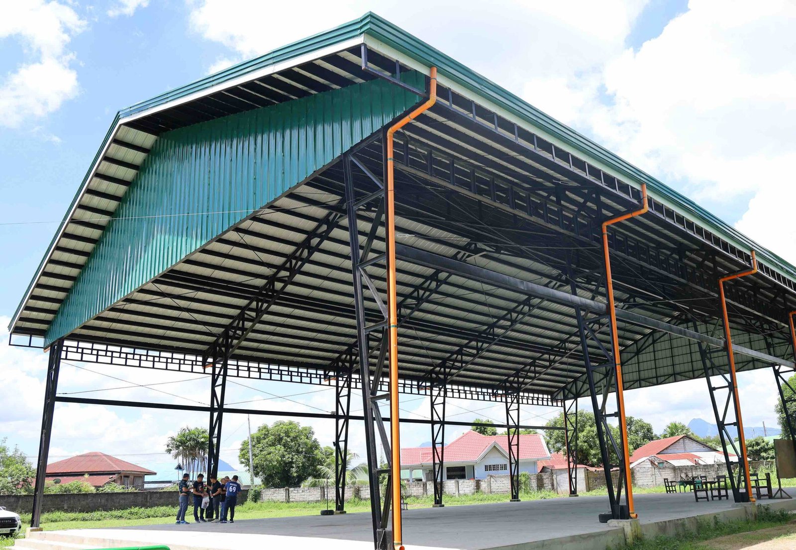 DPWH completes P4.8-M covered court in Floridablanca school - Pampanga ...